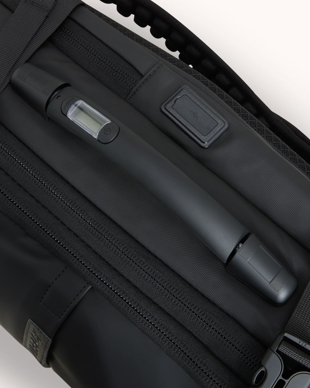 Airback Backpack: Hand luggage size - Matt Black - Airback